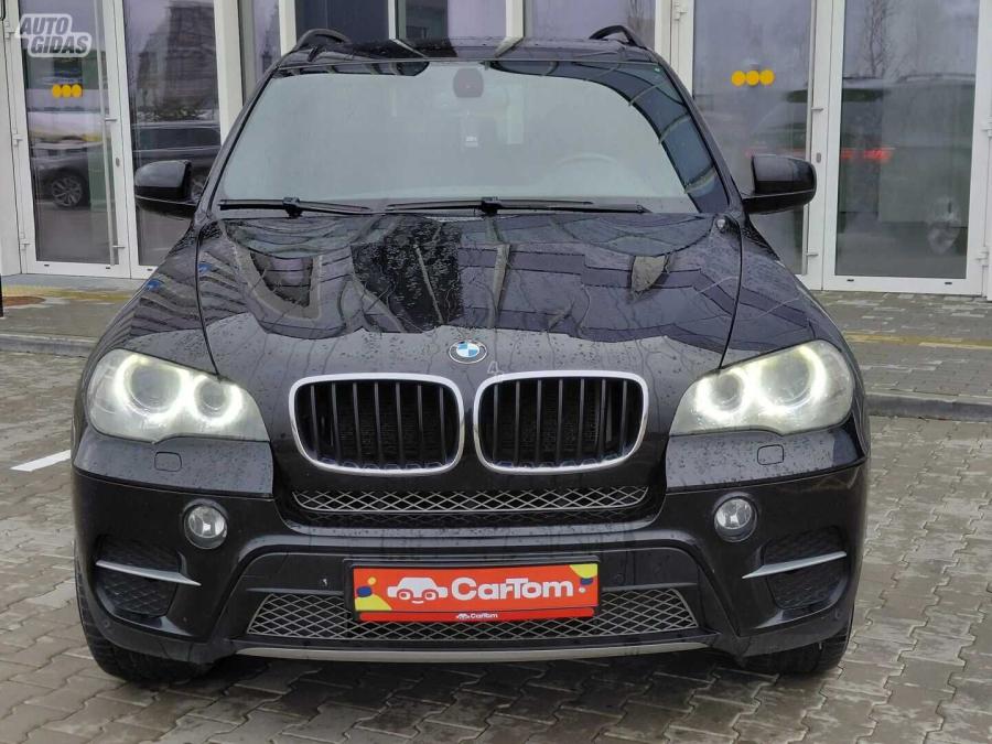 Black BMW X5 2011 in Vilnius, with an engine capacity of 3.00 L and mileage of 264 thousand km for 9500 €, photo 2 on AUTOMOTO.COM.LV