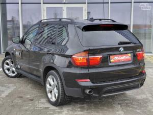 Black BMW X5 2011 in Vilnius, with an engine capacity of 3.00 L and mileage of 264 thousand km for 9500 €, photo 4 on AUTOMOTO.COM.LV