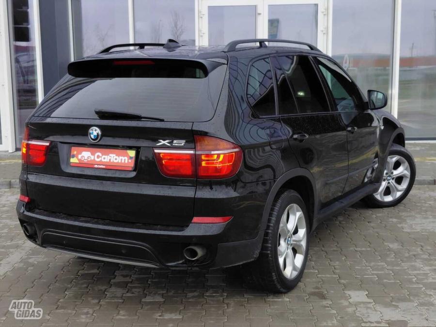Black BMW X5 2011 in Vilnius, with an engine capacity of 3.00 L and mileage of 264 thousand km for 9500 €, photo 6 on AUTOMOTO.COM.LV