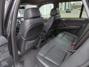 Black BMW X5 2011 in Vilnius, with an engine capacity of 3.00 L and mileage of 264 thousand km for 9500 €, photo 9 on AUTOMOTO.COM.LV