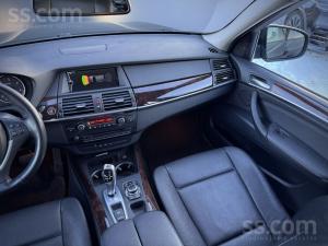 Melns BMW X5 2011 Rīga, ar dzinēja tilpumu 3.00 L un nobraukumu 225 tūkst. km par 10990 €, foto 14 vietnē AUTOMOTO.COM.LV