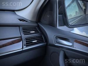 Melns BMW X5 2011 Rīga, ar dzinēja tilpumu 3.00 L un nobraukumu 225 tūkst. km par 10990 €, foto 23 vietnē AUTOMOTO.COM.LV