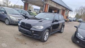 Black BMW X5 2011 in Vilnius, with an engine capacity of 3.00 L and mileage of 322 thousand km for 9300 €, photo 5 on AUTOMOTO.COM.LV