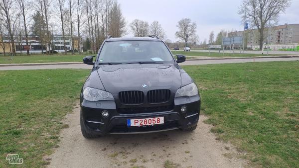 Melns BMW X5 2011 Viļņa, ar dzinēja tilpumu 3.00 L un nobraukumu 322 tūkst. km par 9300 €, foto 5 vietnē AUTOMOTO.COM.LV