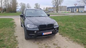 Black BMW X5 2011 in Vilnius, with an engine capacity of 3.00 L and mileage of 322 thousand km for 9300 €, photo 7 on AUTOMOTO.COM.LV