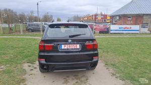Black BMW X5 2011 in Vilnius, with an engine capacity of 3.00 L and mileage of 322 thousand km for 9300 €, photo 9 on AUTOMOTO.COM.LV