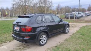 Black BMW X5 2011 in Vilnius, with an engine capacity of 3.00 L and mileage of 322 thousand km for 9300 €, photo 10 on AUTOMOTO.COM.LV
