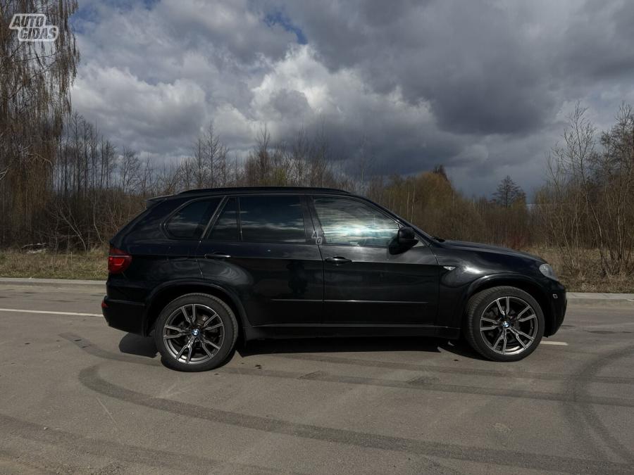 Melns BMW X5 2011 Alīta, ar dzinēja tilpumu 3.00 L un nobraukumu 339 tūkst. km par 10500 €, foto 5 vietnē AUTOMOTO.COM.LV