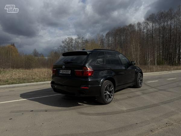 Black BMW X5 2011 in Alytus, with an engine capacity of 3.00 L and mileage of 339 thousand km for 10500 €, photo 5 on AUTOMOTO.COM.LV