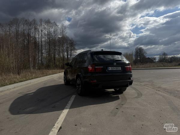 Black BMW X5 2011 in Alytus, with an engine capacity of 3.00 L and mileage of 339 thousand km for 10500 €, photo 7 on AUTOMOTO.COM.LV