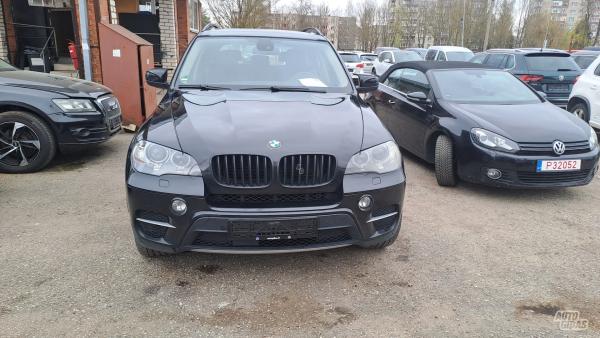 Black BMW X5 2011 in Vilnius, with an engine capacity of 3.00 L and mileage of 322 thousand km for 8500 €, photo 4 on AUTOMOTO.COM.LV