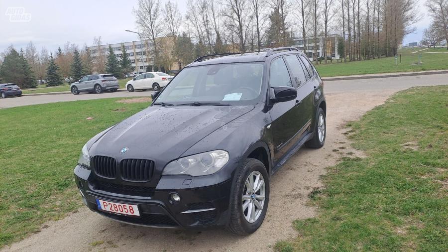 Black BMW X5 2011 in Vilnius, with an engine capacity of 3.00 L and mileage of 322 thousand km for 8500 €, photo 15 on AUTOMOTO.COM.LV