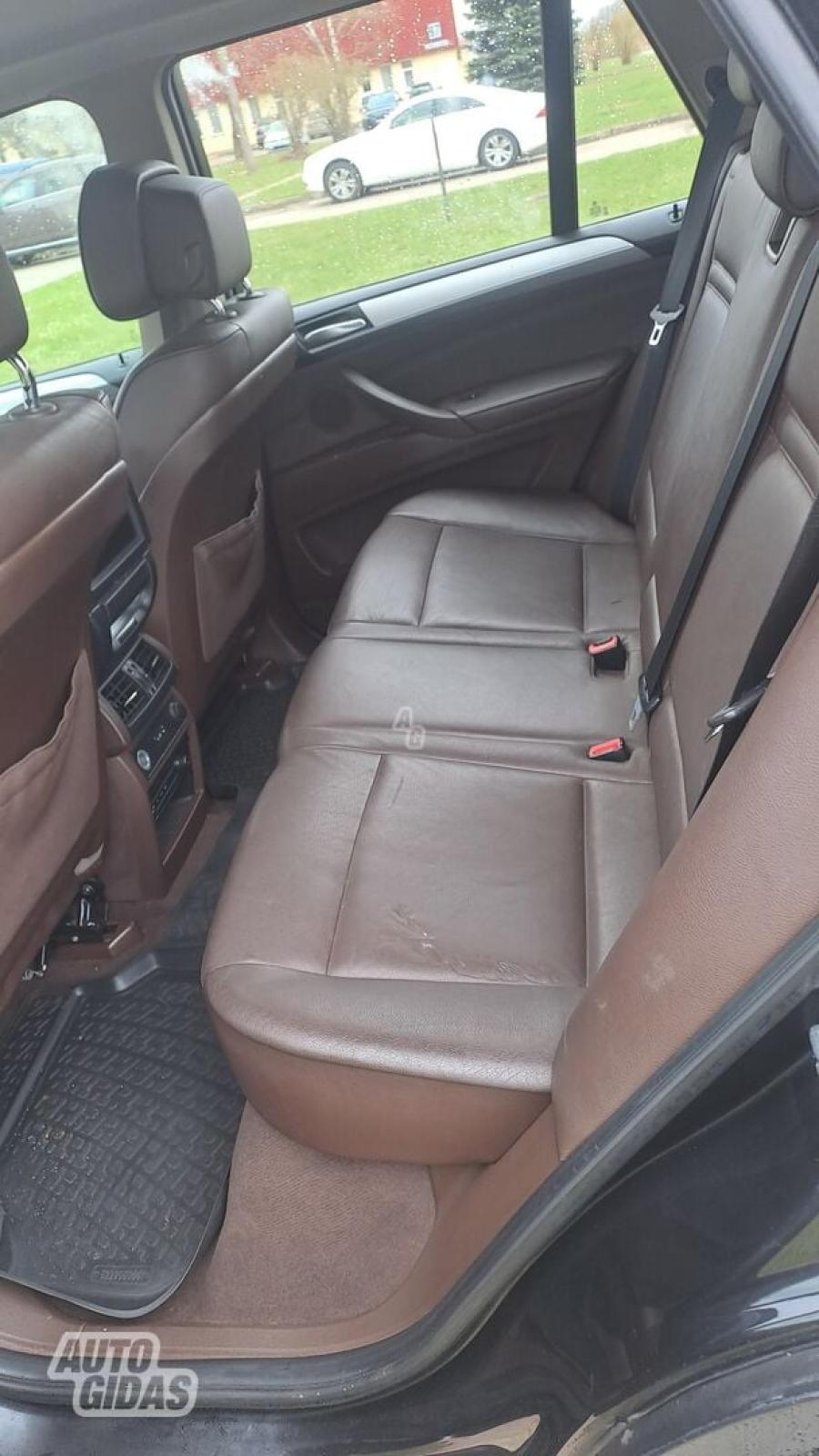Black BMW X5 2011 in Vilnius, with an engine capacity of 3.00 L and mileage of 322 thousand km for 8500 €, photo 25 on AUTOMOTO.COM.LV