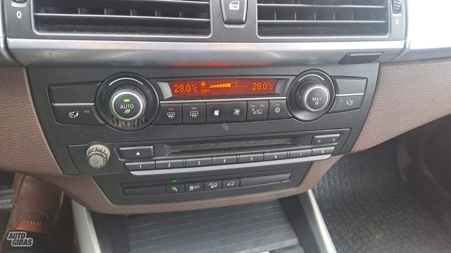 Black BMW X5 2011 in Vilnius, with an engine capacity of 3.00 L and mileage of 322 thousand km for 8500 €, photo 32 on AUTOMOTO.COM.LV