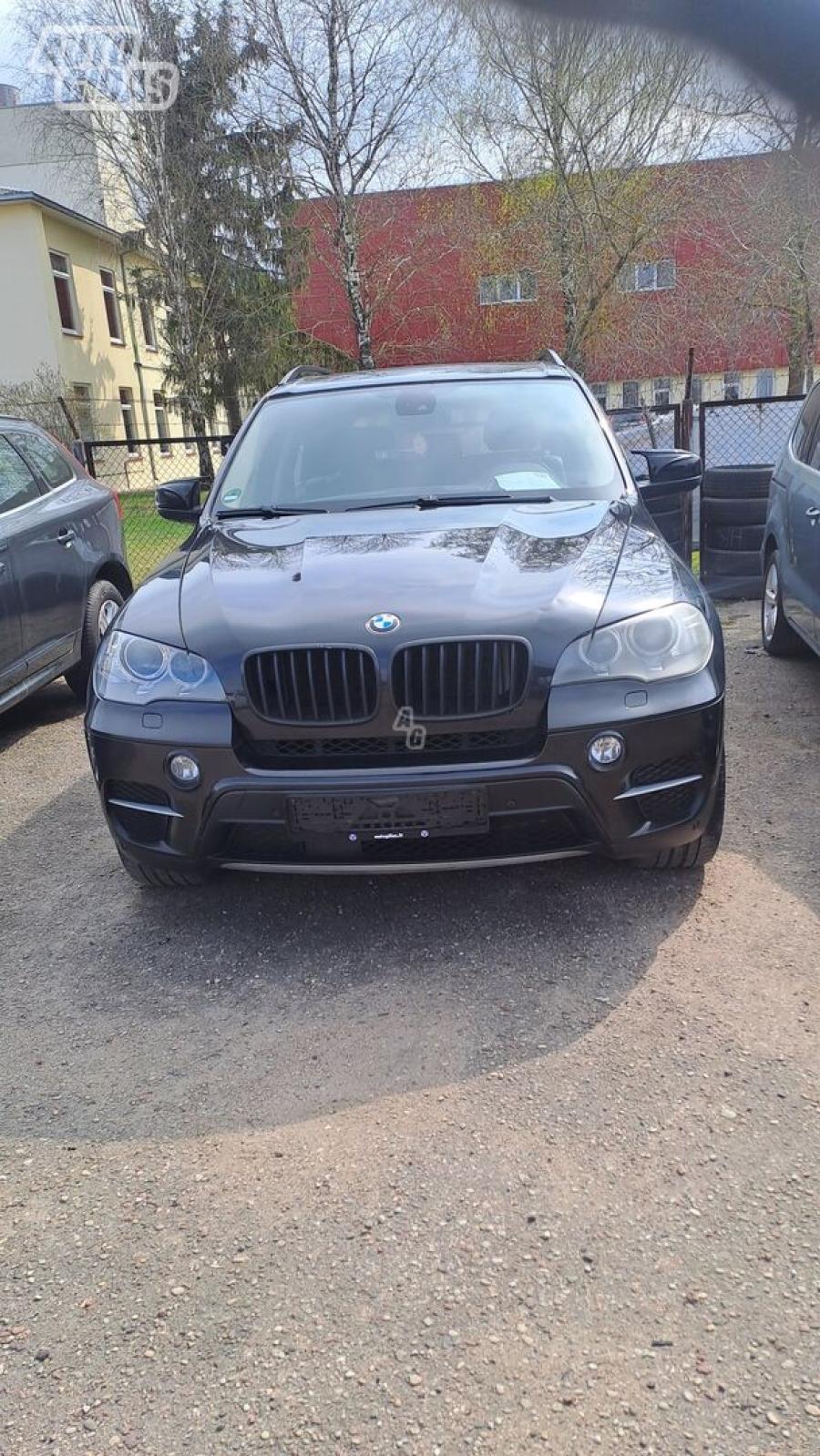 Black BMW X5 2011 in Vilnius, with an engine capacity of 3.00 L and mileage of 322 thousand km for 8500 €, photo 34 on AUTOMOTO.COM.LV