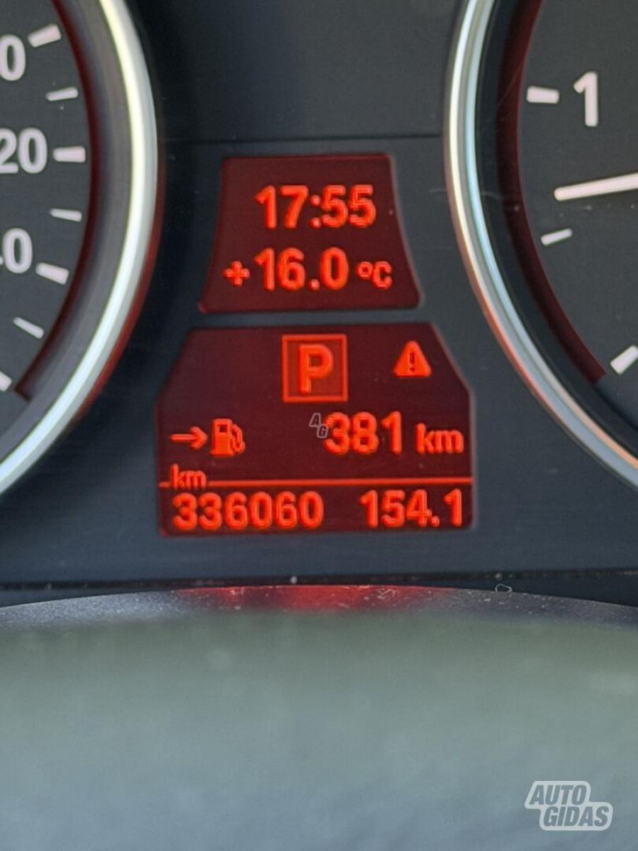 Black BMW X5 2011 in Sakiai, with an engine capacity of 3.00 L and mileage of 336 thousand km for 9000 €, photo 8 on AUTOMOTO.COM.LV