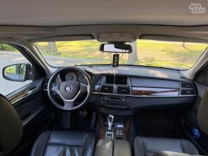 Black BMW X5 2011 in Sakiai, with an engine capacity of 3.00 L and mileage of 336 thousand km for 9000 €, photo 11 on AUTOMOTO.COM.LV