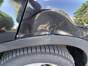 Black BMW X5 2011 in Sakiai, with an engine capacity of 3.00 L and mileage of 336 thousand km for 9000 €, photo 20 on AUTOMOTO.COM.LV