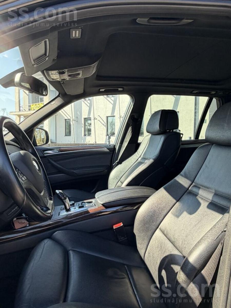 Melns BMW X5 2011 Rīga, ar dzinēja tilpumu 3.00 L un nobraukumu 298 tūkst. km par 12500 €, foto 9 vietnē AUTOMOTO.COM.LV