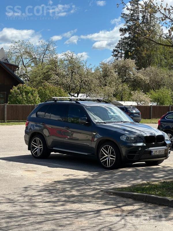 Melns BMW X5 2011 Rīga, ar dzinēja tilpumu 3.00 L un nobraukumu 250 tūkst. km par 12900 €, foto 1 vietnē AUTOMOTO.COM.LV