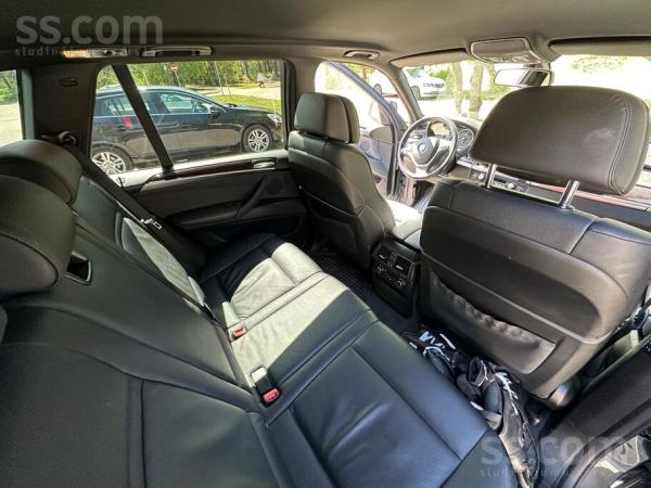 Melns BMW X5 2011 Rīga, ar dzinēja tilpumu 3.00 L un nobraukumu 250 tūkst. km par 12900 €, foto 6 vietnē AUTOMOTO.COM.LV