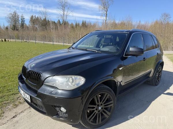 Black BMW X5 2011 in Ogre, with an engine capacity of 3.00 L and mileage of 351 thousand km for 13000 €, photo 2 on AUTOMOTO.COM.LV