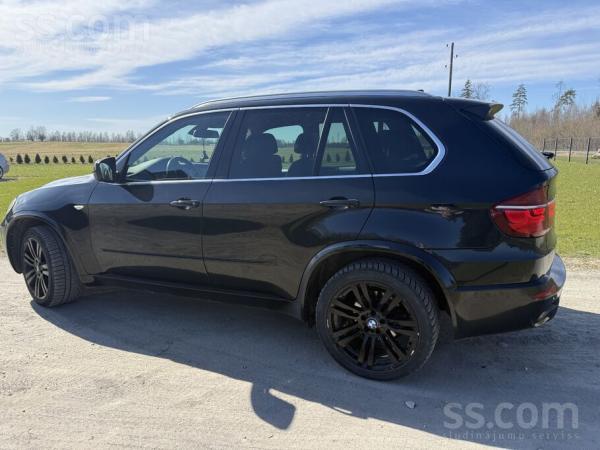 Black BMW X5 2011 in Ogre, with an engine capacity of 3.00 L and mileage of 351 thousand km for 13000 €, photo 3 on AUTOMOTO.COM.LV