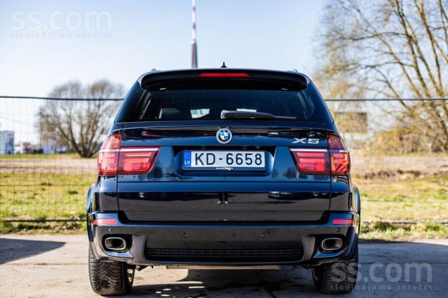 Melns BMW X5 2011 Rīga, ar dzinēja tilpumu 3.00 L un nobraukumu 296 tūkst. km par 11990 €, foto 9 vietnē AUTOMOTO.COM.LV