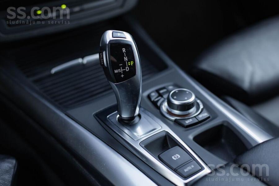 Melns BMW X5 2011 Rīga, ar dzinēja tilpumu 3.00 L un nobraukumu 296 tūkst. km par 11990 €, foto 27 vietnē AUTOMOTO.COM.LV