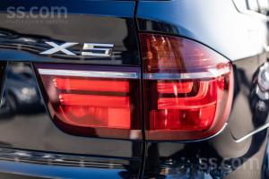 Melns BMW X5 2011 Rīga, ar dzinēja tilpumu 3.00 L un nobraukumu 296 tūkst. km par 11990 €, foto 32 vietnē AUTOMOTO.COM.LV