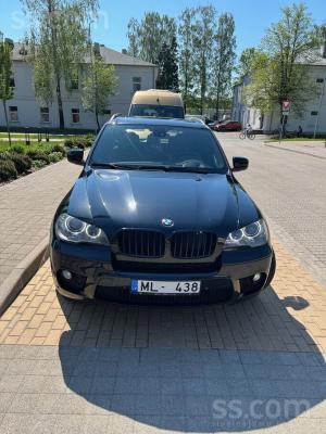 Melns BMW X5 2011 Rīga, ar dzinēja tilpumu 3.00 L un nobraukumu 334 tūkst. km par 11500 €, foto  vietnē AUTOMOTO.COM.LV