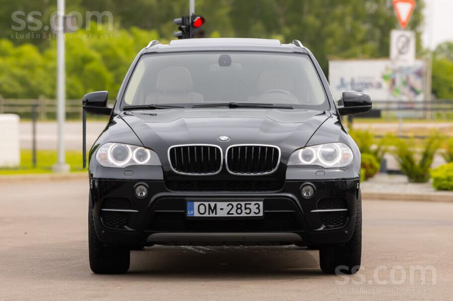Black BMW X5 2011 in Jelgava, with an engine capacity of 3.00 L and mileage of 0 thousand km for 11850 €, photo 3 on AUTOMOTO.COM.LV