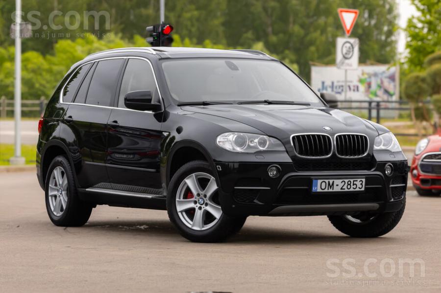 Black BMW X5 2011 in Jelgava, with an engine capacity of 3.00 L and mileage of 0 thousand km for 11850 €, photo 4 on AUTOMOTO.COM.LV