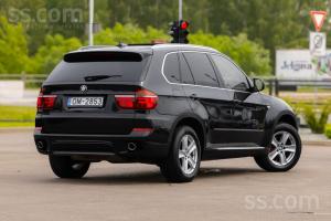 Black BMW X5 2011 in Jelgava, with an engine capacity of 3.00 L and mileage of 0 thousand km for 11850 €, photo 5 on AUTOMOTO.COM.LV