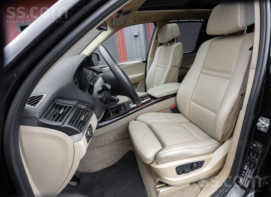 Black BMW X5 2011 in Jelgava, with an engine capacity of 3.00 L and mileage of 0 thousand km for 11850 €, photo 15 on AUTOMOTO.COM.LV