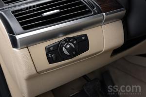 Black BMW X5 2011 in Jelgava, with an engine capacity of 3.00 L and mileage of 0 thousand km for 11850 €, photo 18 on AUTOMOTO.COM.LV