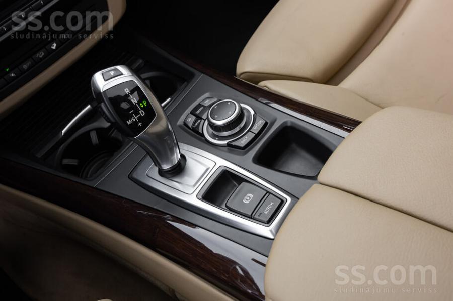 Black BMW X5 2011 in Jelgava, with an engine capacity of 3.00 L and mileage of 0 thousand km for 11850 €, photo 20 on AUTOMOTO.COM.LV