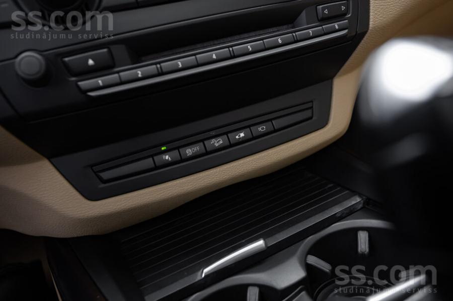 Black BMW X5 2011 in Jelgava, with an engine capacity of 3.00 L and mileage of 0 thousand km for 11850 €, photo 21 on AUTOMOTO.COM.LV