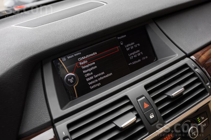 Black BMW X5 2011 in Jelgava, with an engine capacity of 3.00 L and mileage of 0 thousand km for 11850 €, photo 25 on AUTOMOTO.COM.LV