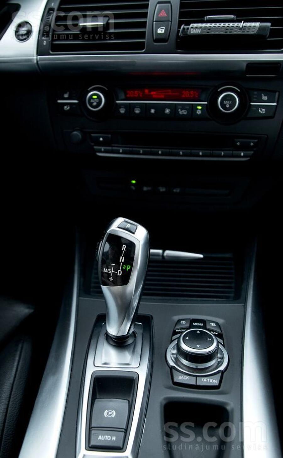 Black BMW X5 2011 in Riga, with an engine capacity of 3.00 L and mileage of 245 thousand km for 13500 €, photo 3 on AUTOMOTO.COM.LV
