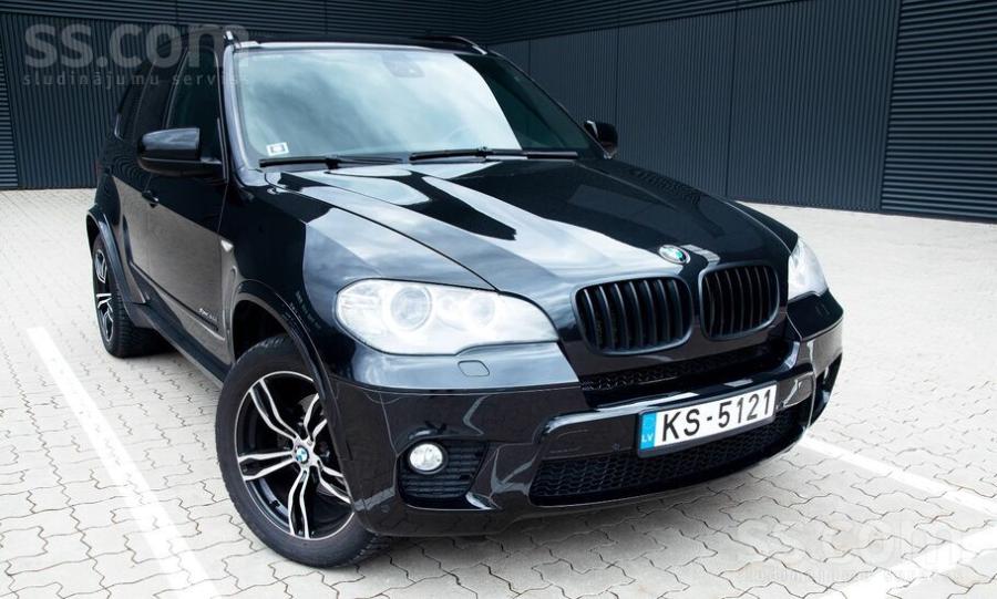Black BMW X5 2011 in Riga, with an engine capacity of 3.00 L and mileage of 245 thousand km for 13500 €, photo 5 on AUTOMOTO.COM.LV