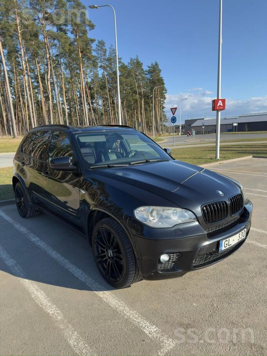Black BMW X5 2011 in Riga, with an engine capacity of 3.00 L and mileage of 0 thousand km for 11500 €, photo 3 on AUTOMOTO.COM.LV