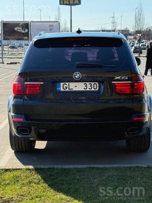 Black BMW X5 2011 in Riga, with an engine capacity of 3.00 L and mileage of 0 thousand km for 11500 €, photo 4 on AUTOMOTO.COM.LV