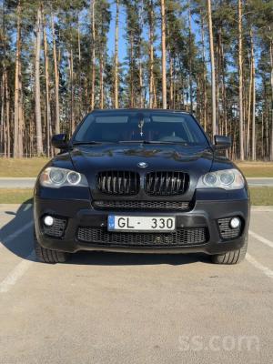 Black BMW X5 2011 in Riga, with an engine capacity of 3.00 L and mileage of 0 thousand km for 11500 €, photo 5 on AUTOMOTO.COM.LV