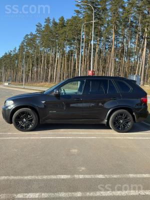 Black BMW X5 2011 in Riga, with an engine capacity of 3.00 L and mileage of 0 thousand km for 11500 €, photo 7 on AUTOMOTO.COM.LV