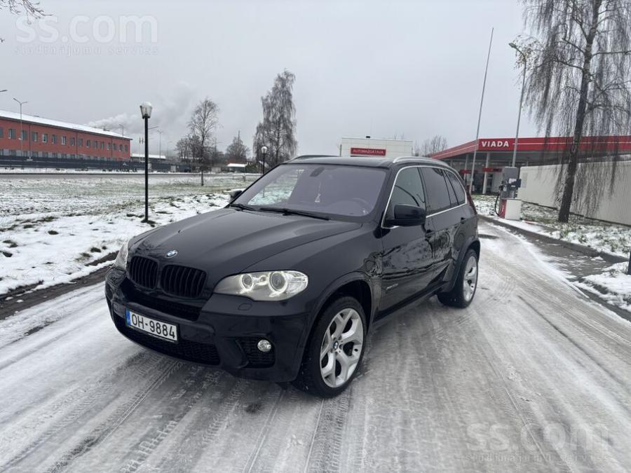 Black BMW X5 2011 in Aizkraukle, with an engine capacity of 3.00 L and mileage of 235 thousand km for 13800 €, photo 4 on AUTOMOTO.COM.LV