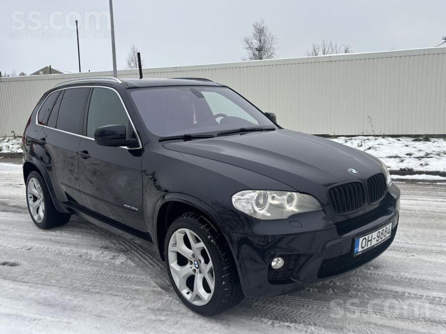 Black BMW X5 2011 in Aizkraukle, with an engine capacity of 3.00 L and mileage of 235 thousand km for 13800 €, photo 5 on AUTOMOTO.COM.LV
