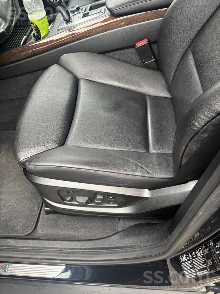 Black BMW X5 2011 in Aizkraukle, with an engine capacity of 3.00 L and mileage of 235 thousand km for 13800 €, photo 7 on AUTOMOTO.COM.LV
