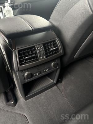 Black BMW X5 2011 in Aizkraukle, with an engine capacity of 3.00 L and mileage of 235 thousand km for 13800 €, photo 8 on AUTOMOTO.COM.LV