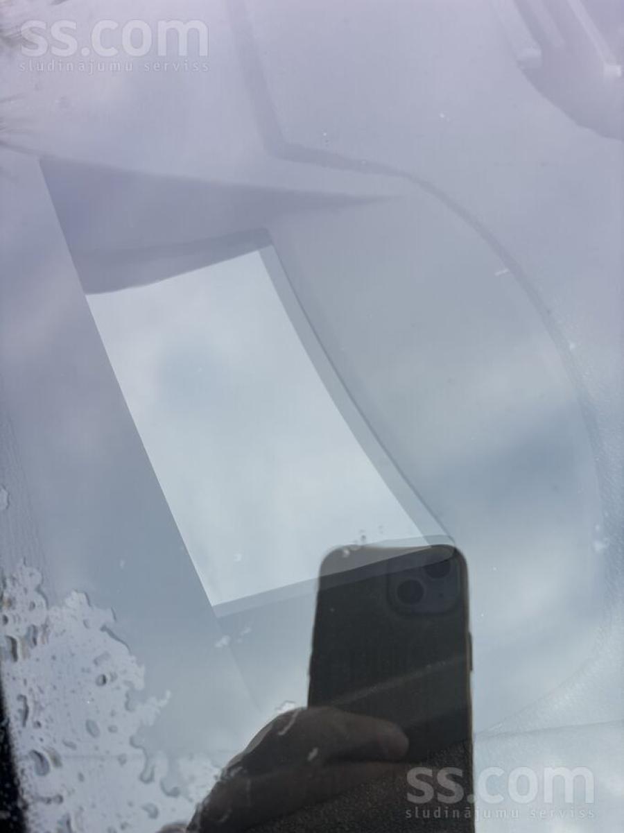 Black BMW X5 2011 in Aizkraukle, with an engine capacity of 3.00 L and mileage of 235 thousand km for 13800 €, photo 14 on AUTOMOTO.COM.LV